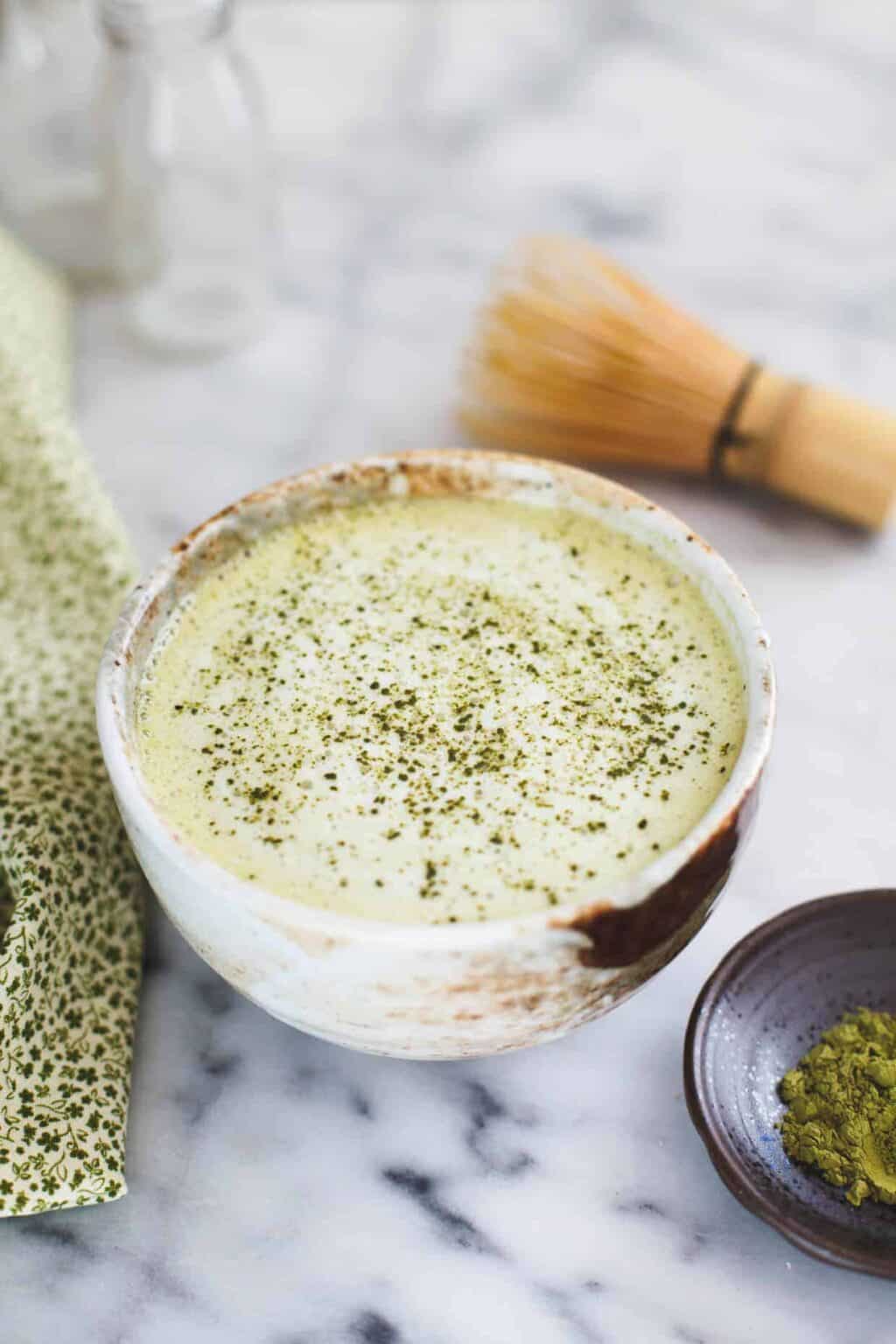 Creamy White Chocolate Matcha Latte | Snixy Kitchen