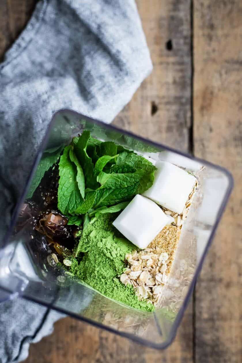 Vegan Mint Matcha Smoothie - Snixy Kitchen