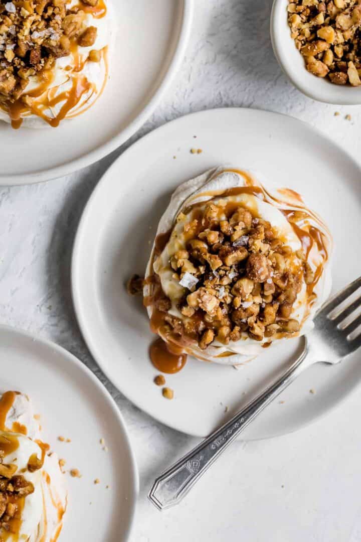 Salted Caramel Cheesecake Mini Pavlova Cakes - Snixy Kitchen