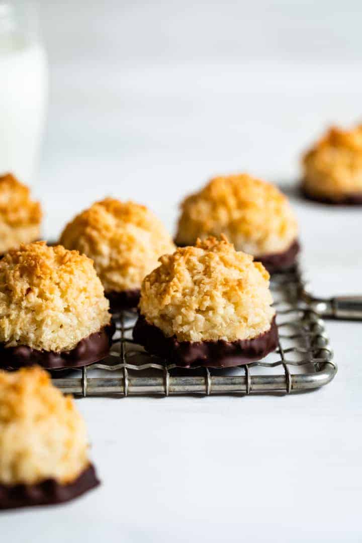 Gluten-Free Coconut Macaroons - Snixy Kitchen