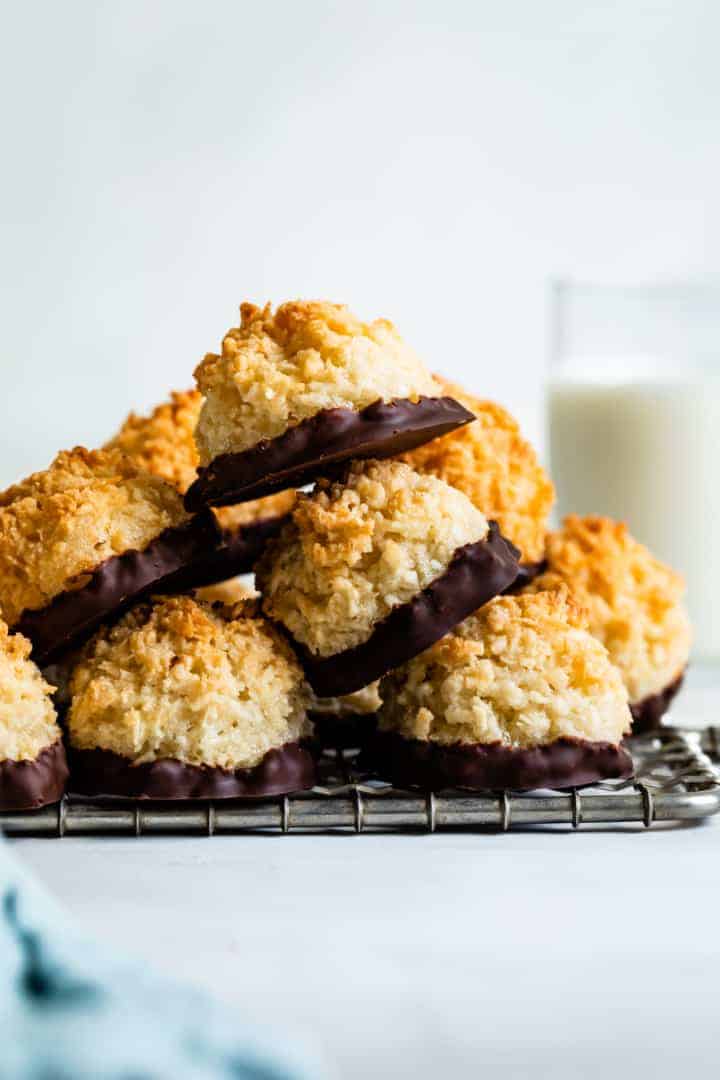 Gluten-Free Coconut Macaroons - Snixy Kitchen