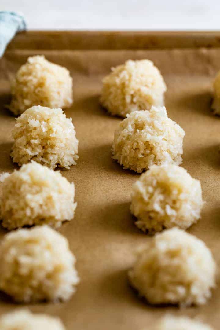 Gluten-Free Coconut Macaroons - Snixy Kitchen