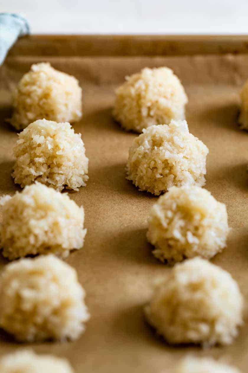 Gluten-Free Coconut Macaroons - Snixy Kitchen