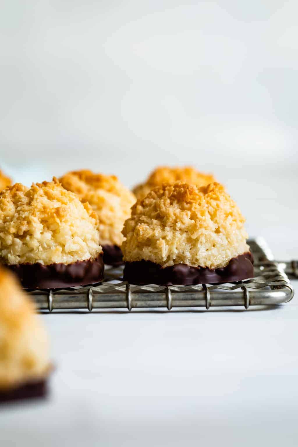 Gluten-Free Coconut Macaroons - Snixy Kitchen