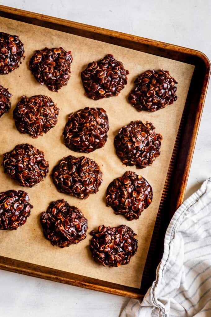 Chewy Chocolate Peanut Butter No-Bake Cookies - Snixy Kitchen